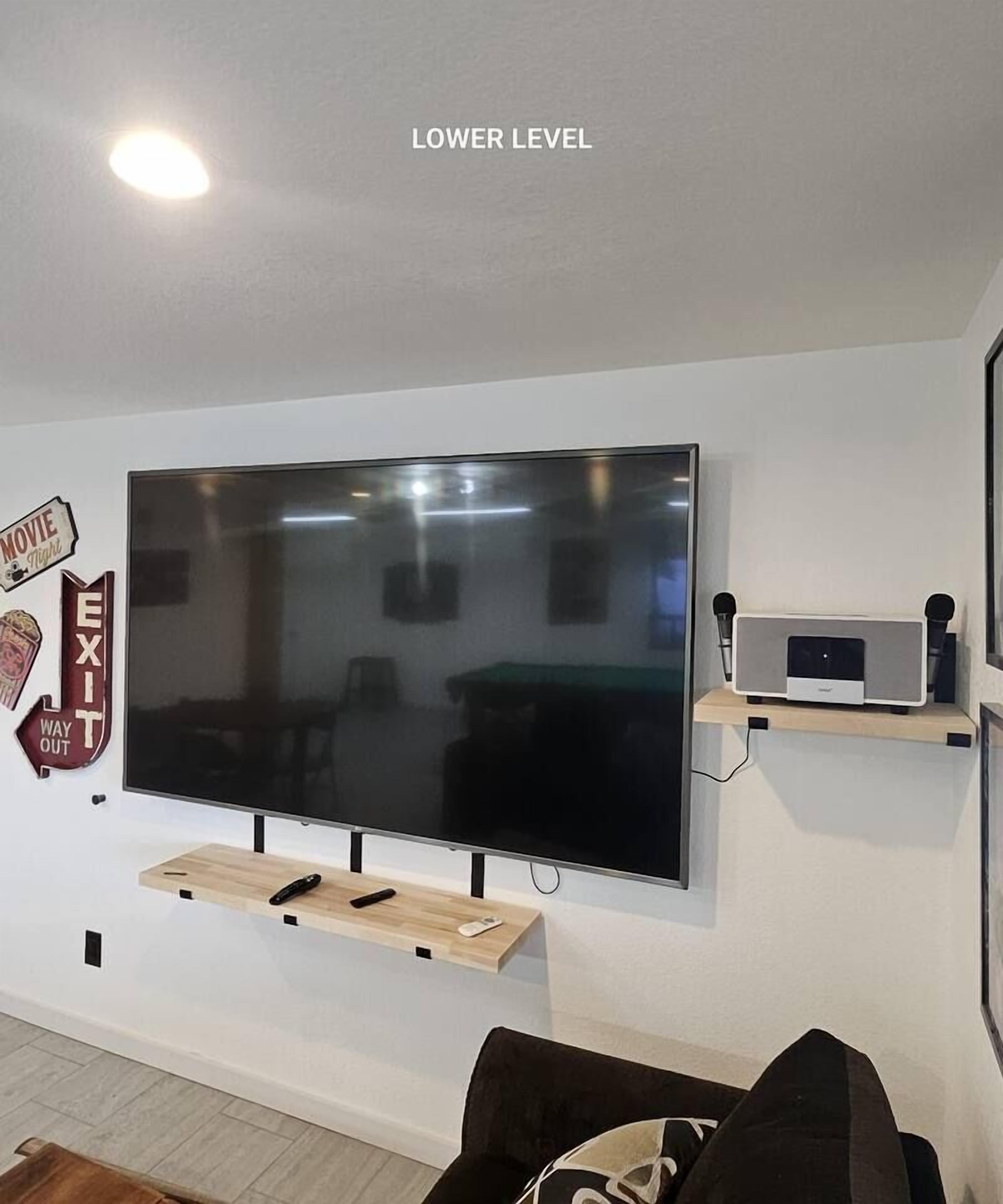 5+ Bedroom, 4 Bath, 2 Full Kitchens W/ Gameroom & 8 Person Hot Tub - Brian Head, UT