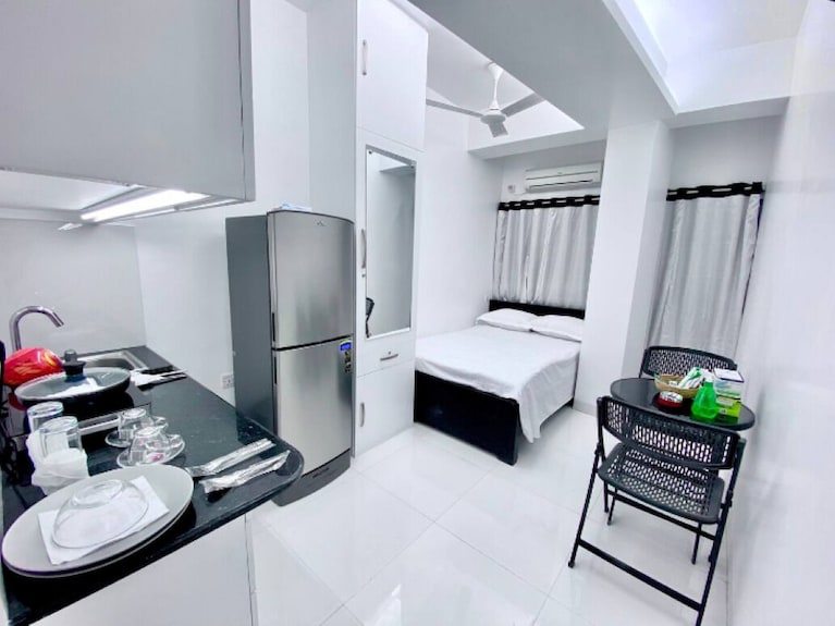 250sqft,4 Economy Stay In Bashundhara, Pool & Gym - Daca