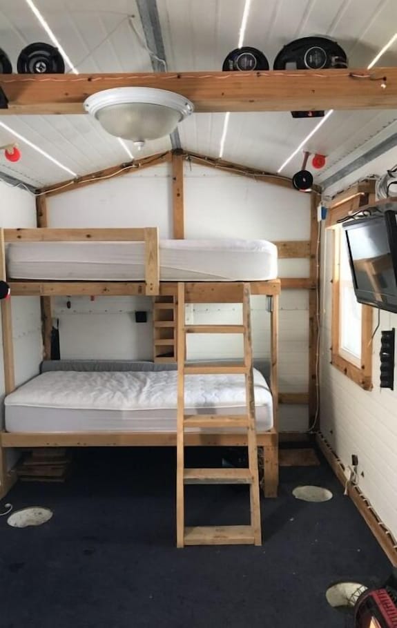 Skid House 3 - Father Hennepin State Park, Isle