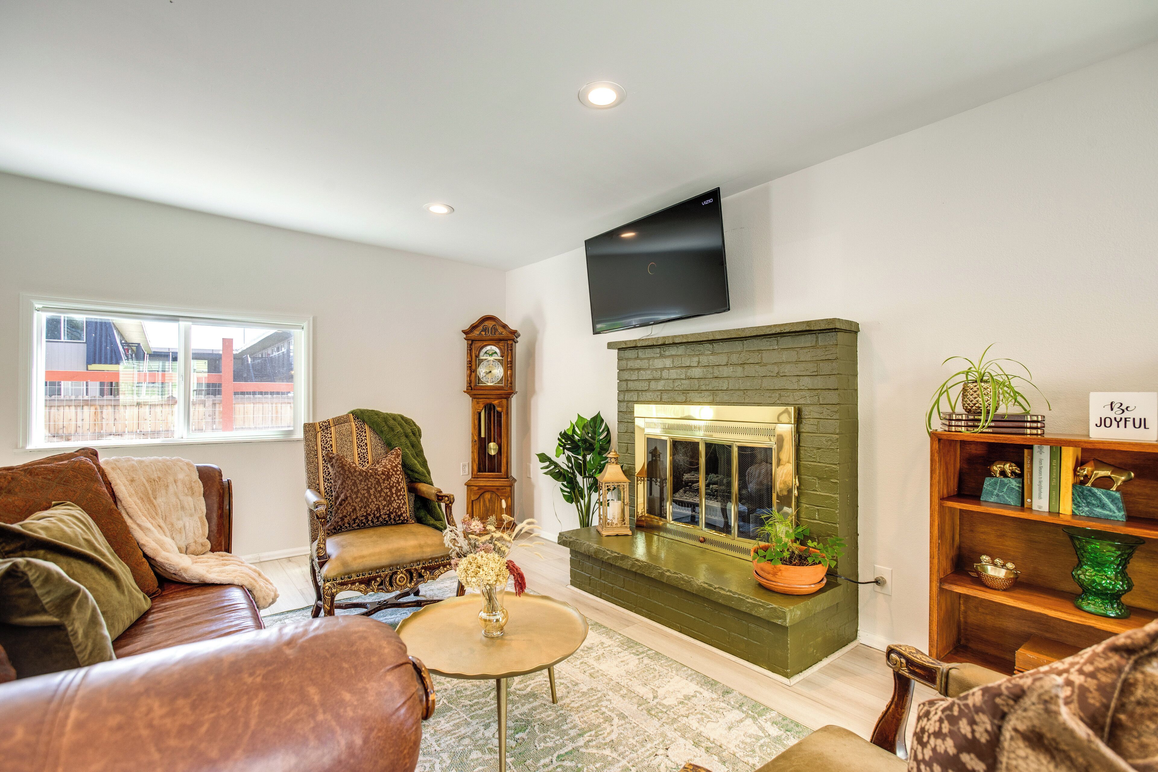 Near Shops & Eats: Elegant Home In Wheat Ridge! - Morrison, CO