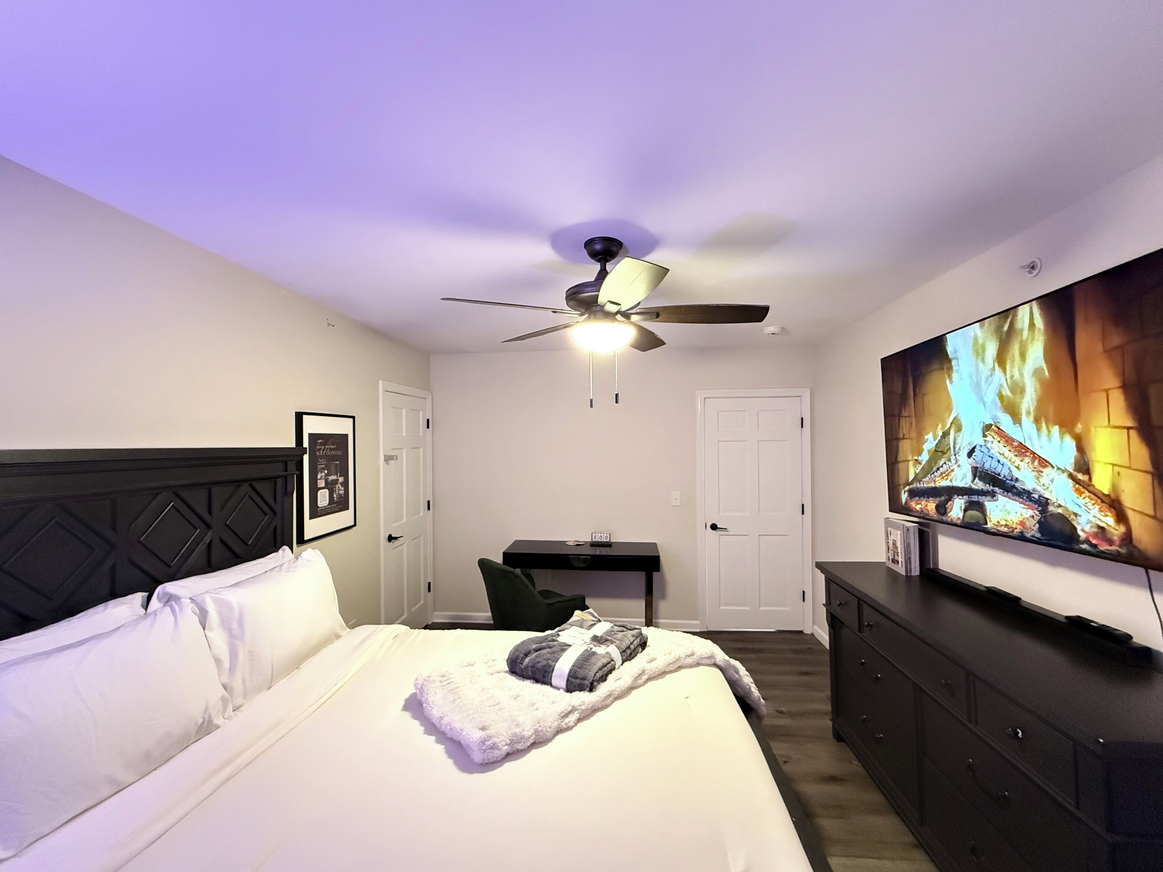 Modern Luxury |Downtown Hartford - Bloomfield, CT