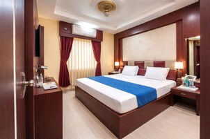 Secretária, quartos insonorizados, Wi-fi grátis 