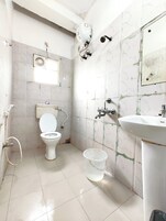 Roupas de cama antialérgicas, cofres nos quartos, quartos à prova de som