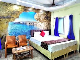 Quarto Duplo Deluxe, várias camas, vista para o mar | Roupa hipoalergénica, cofre no quarto, secretária 