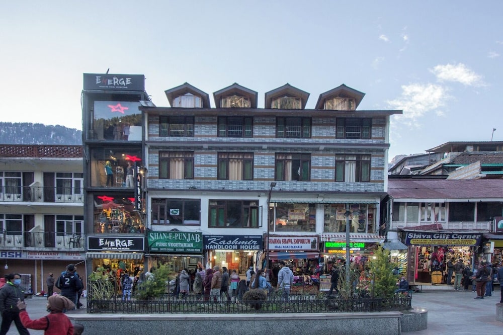 The Mount Heaven Hotel  Vijayant - Manali