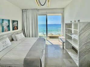 Vila superluxo, vista para o mar | Cofres nos quartos, escrivaninha, espaço de trabalho para notebook