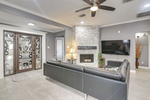 11 Mi To Dtwn: Family Home In Houston! - Houston, TX