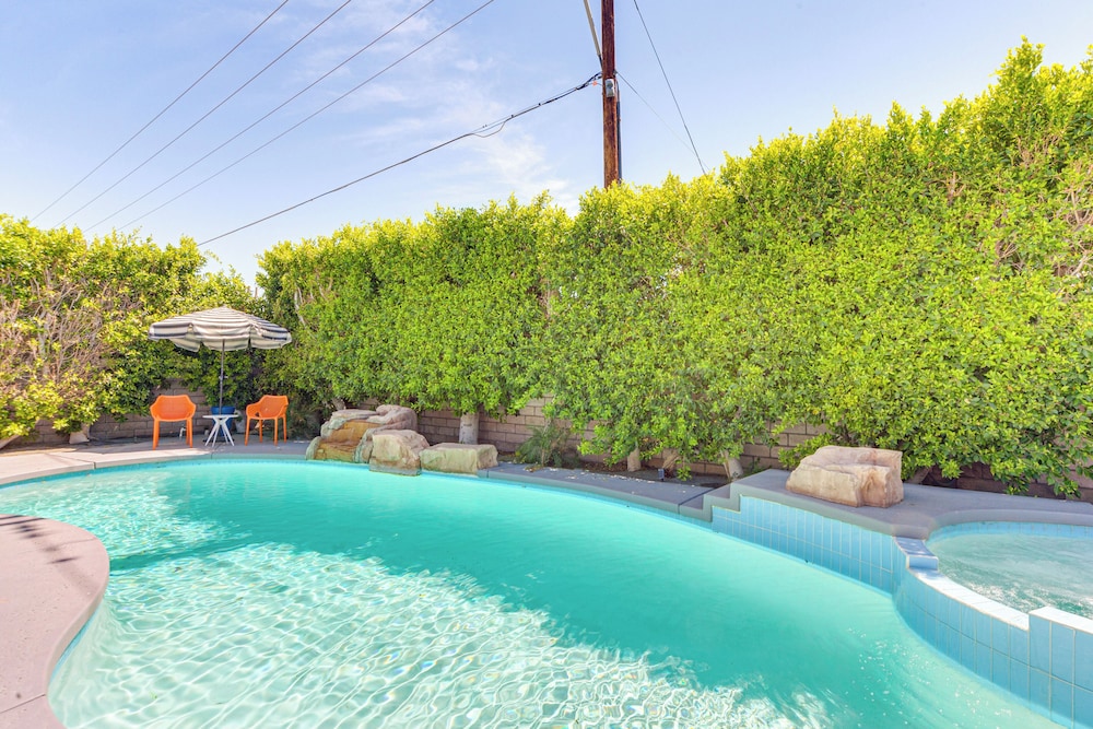 Casita & Backyard Oasis: Modern Retreat In Indio! - La Quinta, CA