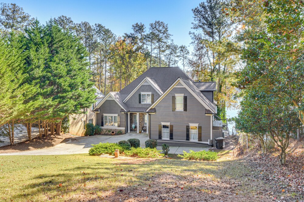 Home On Lake Lanier W/ Dock & Water Views - Lake Lanier, GA