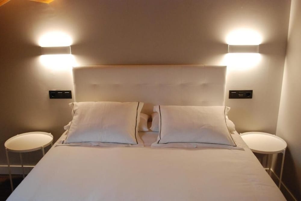 Apartamentos Altar Suites Conde Luna - León