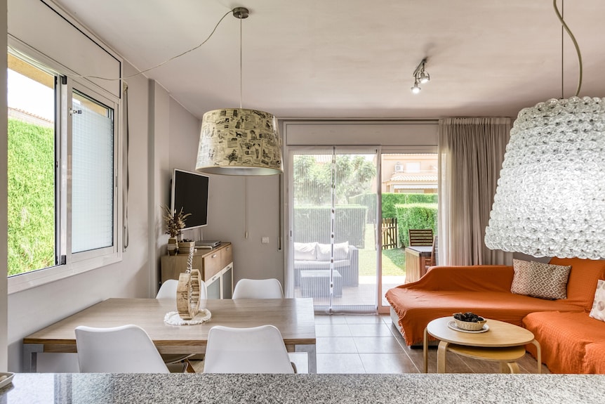 Vakantiehuis 'Casa Con Piscina' Met Uitzicht Op De Bergen, Wi-fi En Airconditioning - L'Escala