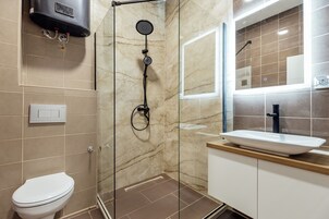 Banheira de hidromassagem interior