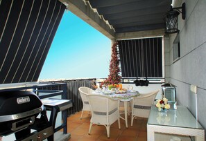 Apartamento, 3 quartos, cozinha, vista para o campo de golfe | Terraço/pátio interior