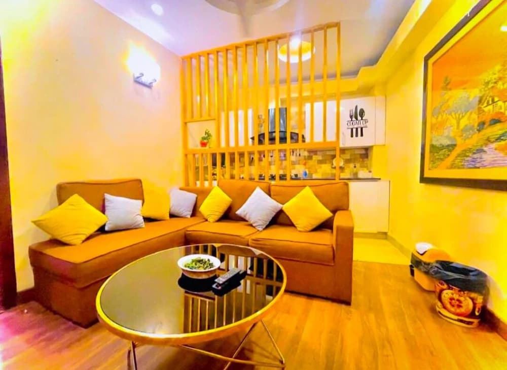 Lover Friends Guest House - Karachi
