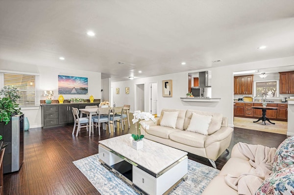 Spacious Retreat W Large Kitchen & Outdoor Patio - Pasadena