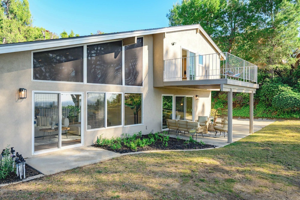 Spacious Retreat With Scenic Mountain Views - Orange, CA