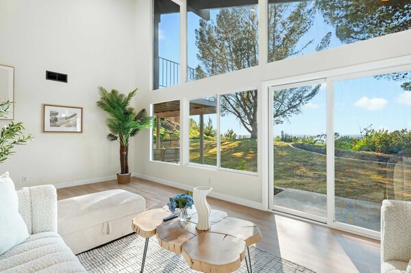 Spacious Retreat With Scenic Mountain Views - Orange, CA