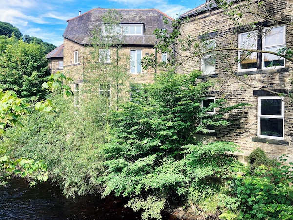The Old Riverside School House Apt 5 - England
