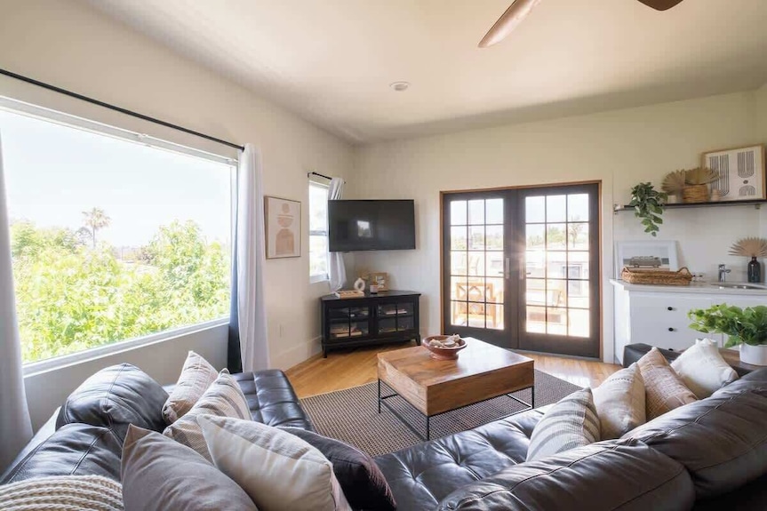 Spacious Central & Chic 5br W/ Luxe Outdoor Living - San Diego, CA