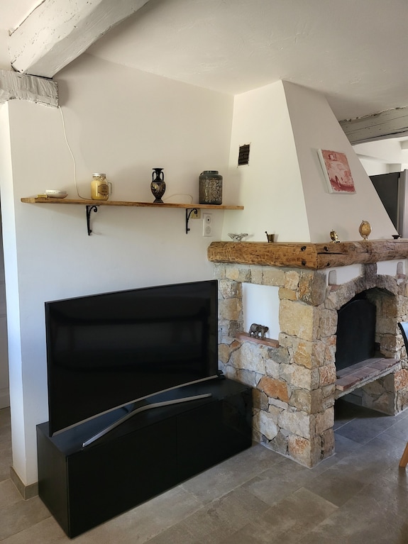 Apartment In Quiet House - Montauroux