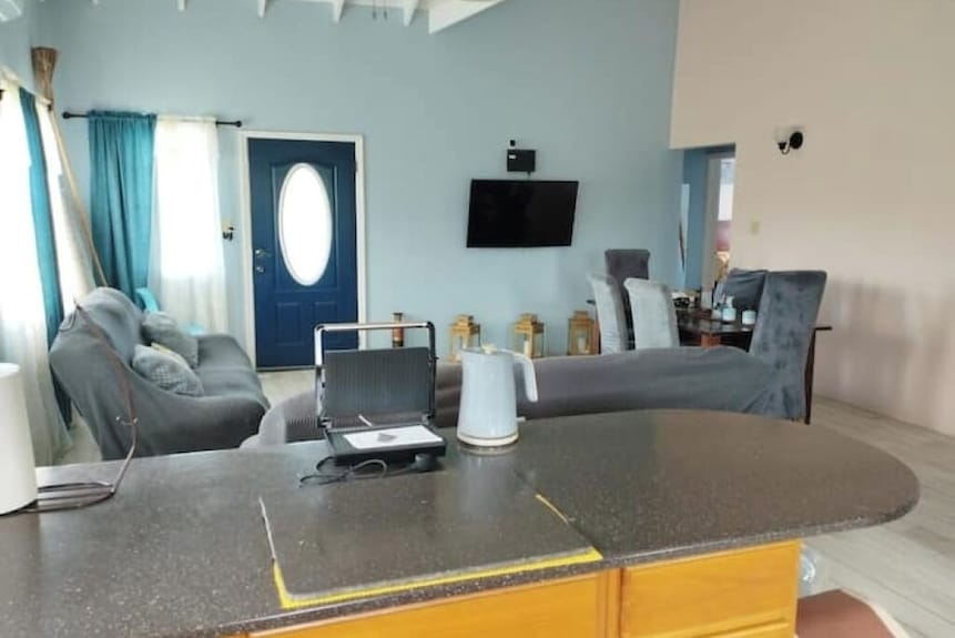 Feefees Stay Cation - Antigua y Barbuda