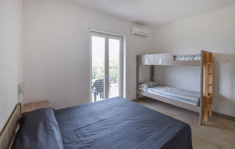 1 Bedroom Lovely Apartment In Ricadi - Tropea