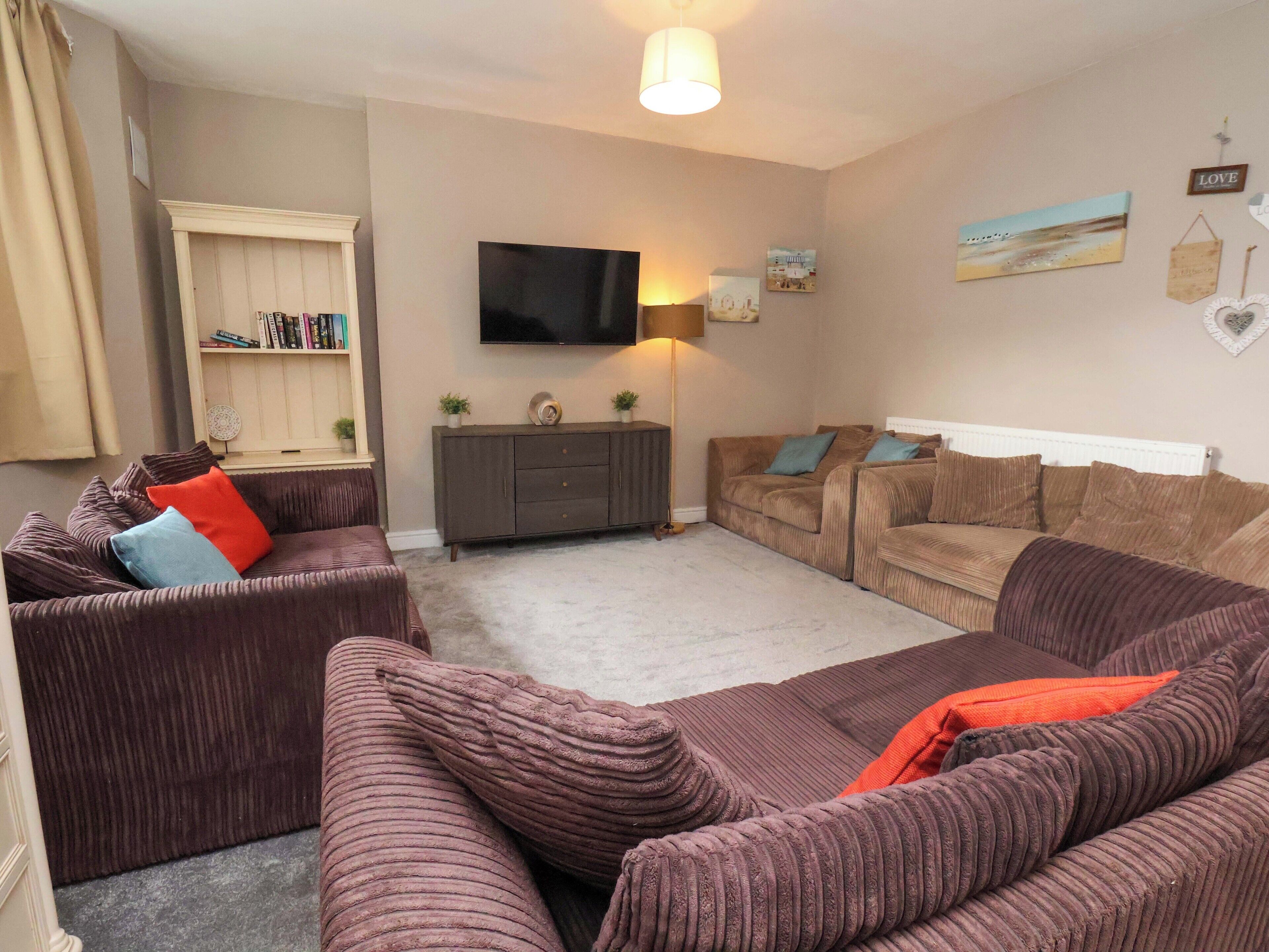 The Corner House, Pet Friendly, With Hot Tub In Scarborough - Scarborough