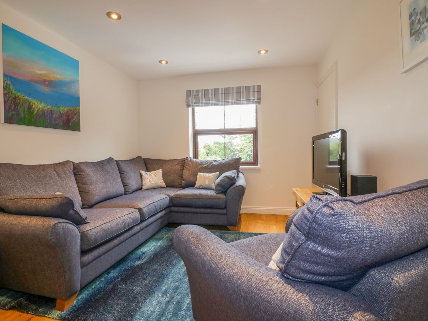 The Beach Hut, Pet Friendly, Country Holiday Cottage In Crantock - Fistral Beach