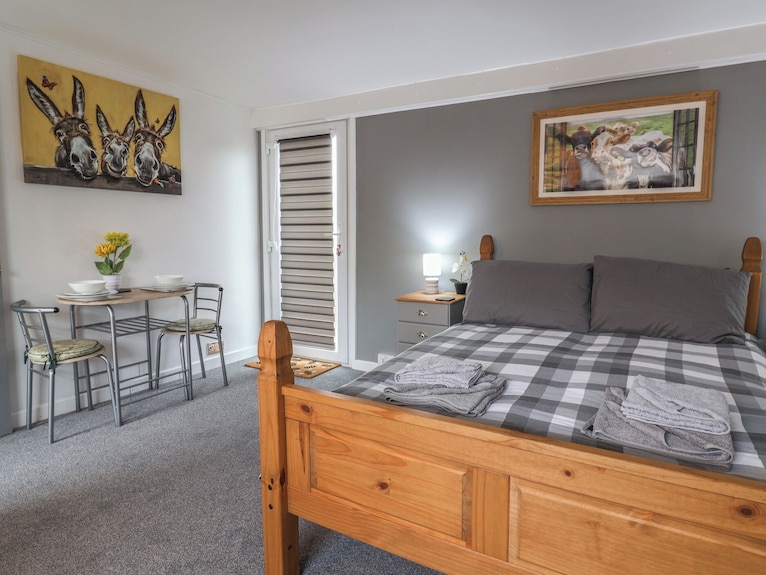 Bobby's Lodge, Pet Friendly, With A Garden In South Chard - Devon