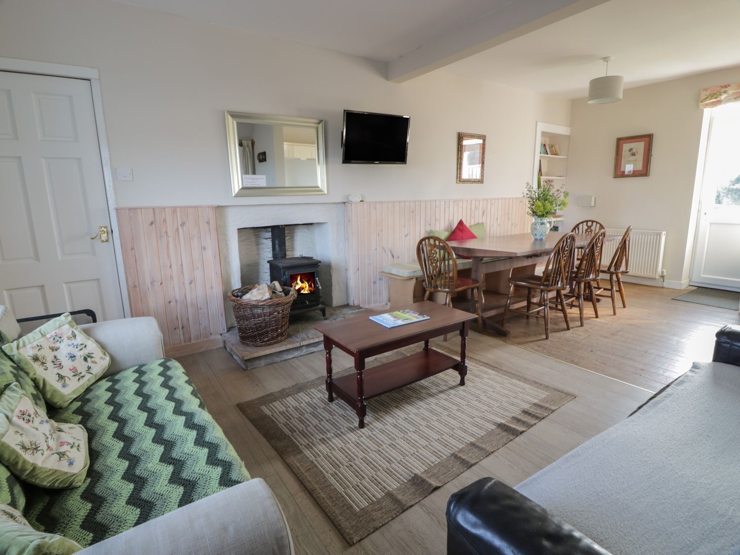 Powillimount Cottage, Pet Friendly, With A Garden In Southerness - Dumfries and Galloway