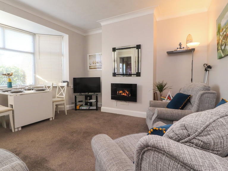 Lytham House, Pet Friendly, With A Garden In Lytham St. Annes - Southport