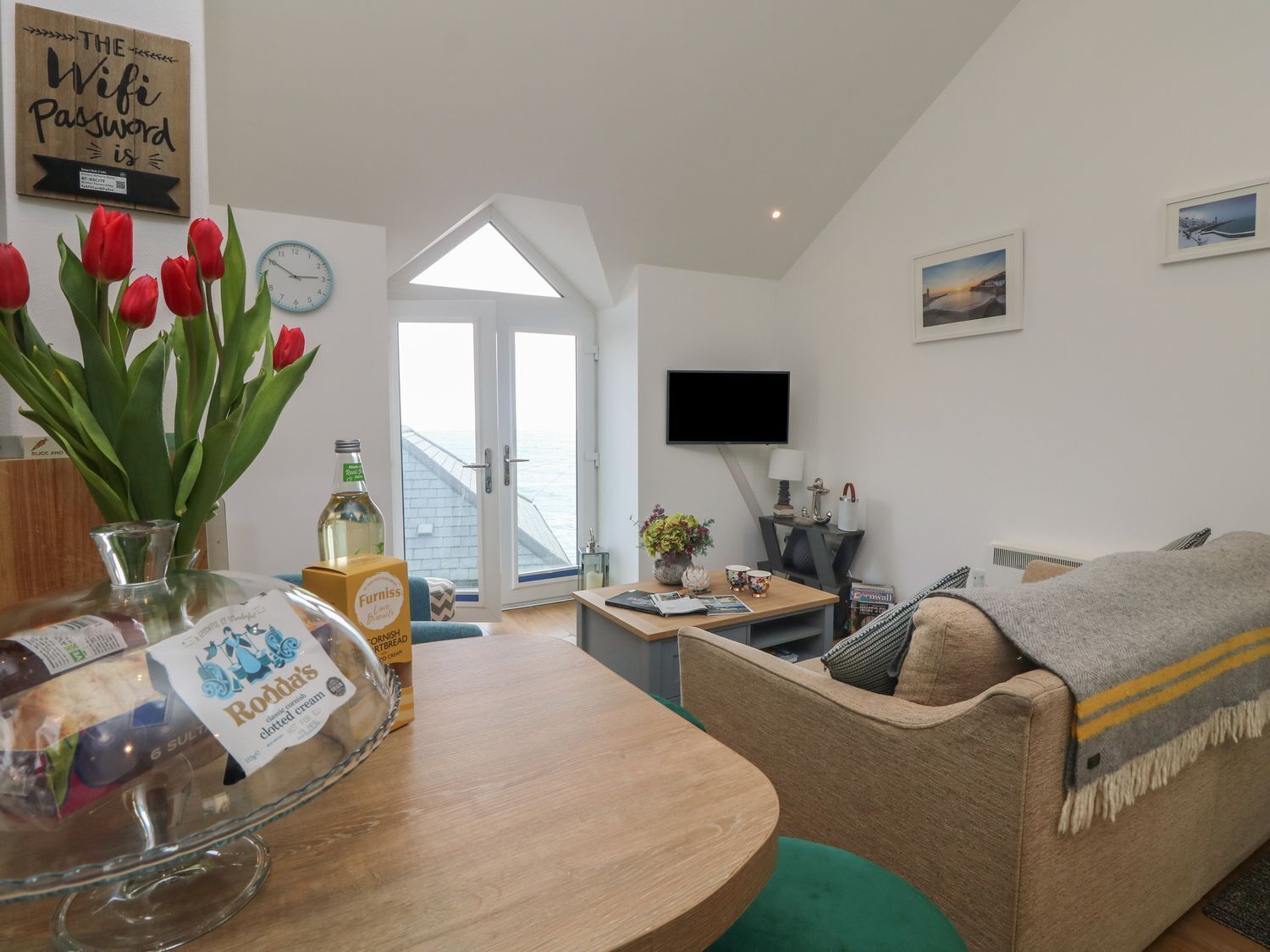 The Loft, Pet Friendly, Country Holiday Cottage In Porthleven - Porthleven