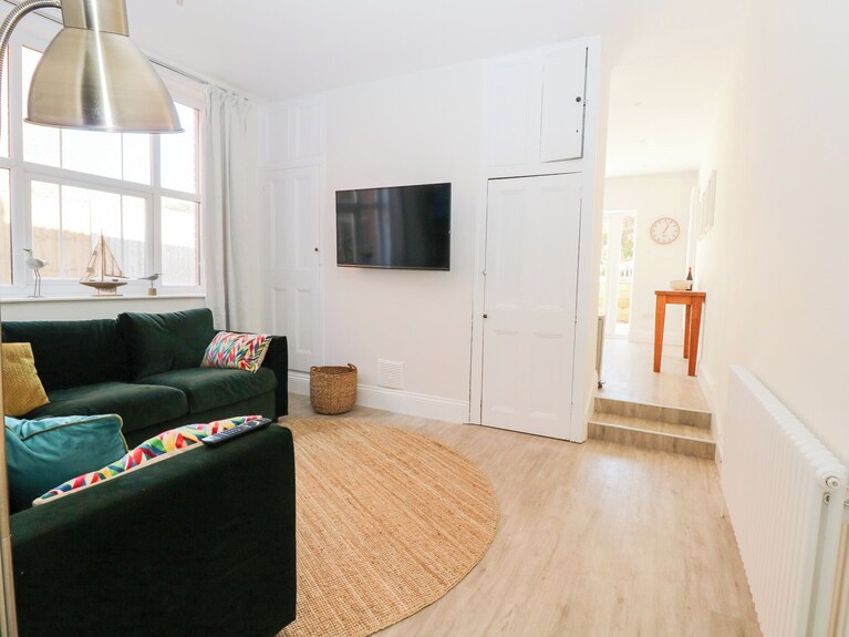 Flat 1, Pet Friendly, Character Holiday Cottage In Hunstanton - Hunstanton