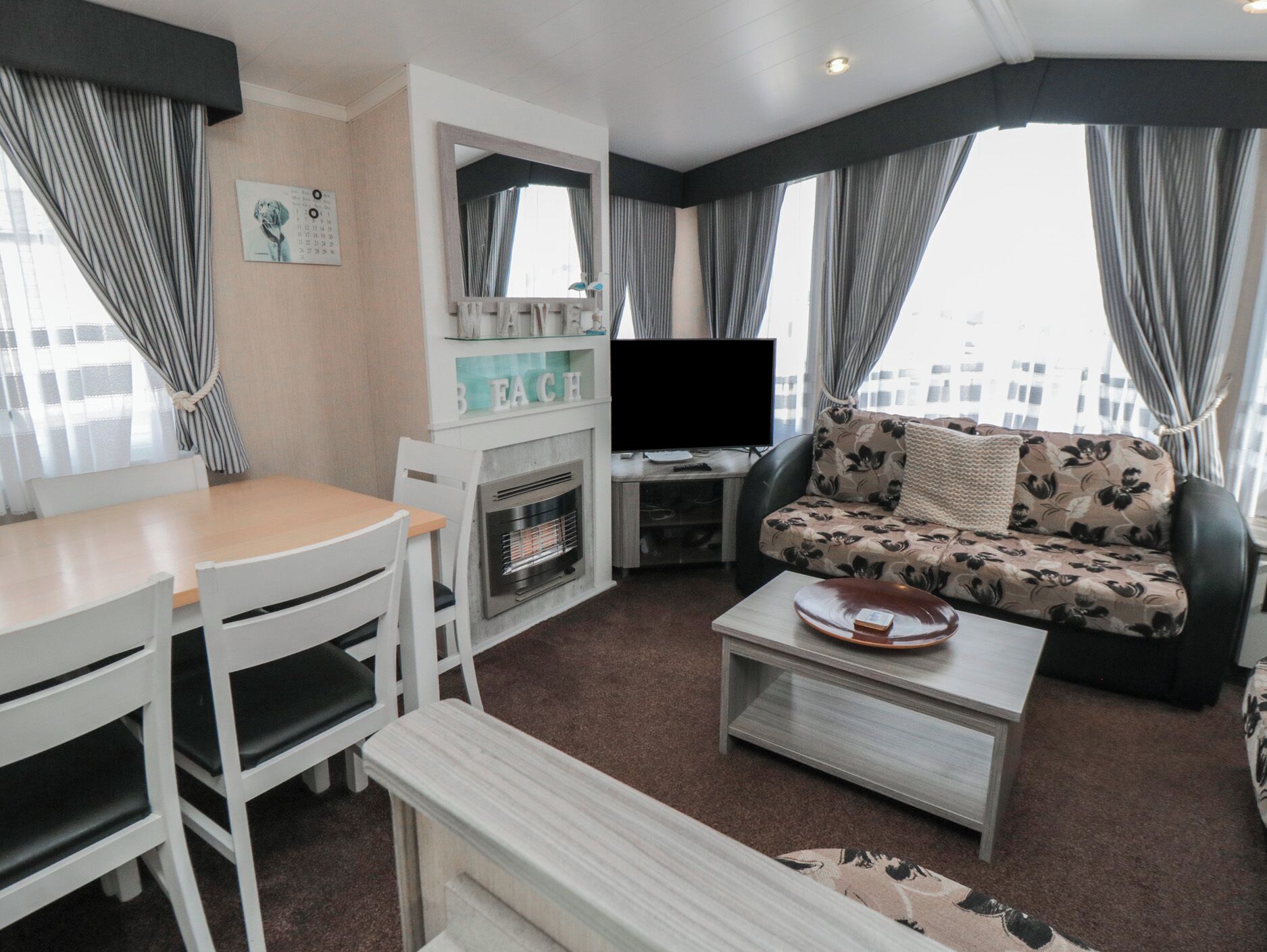 Rose Bank D8, Pet Friendly, With A Garden In Primrose Valley - Hunmanby