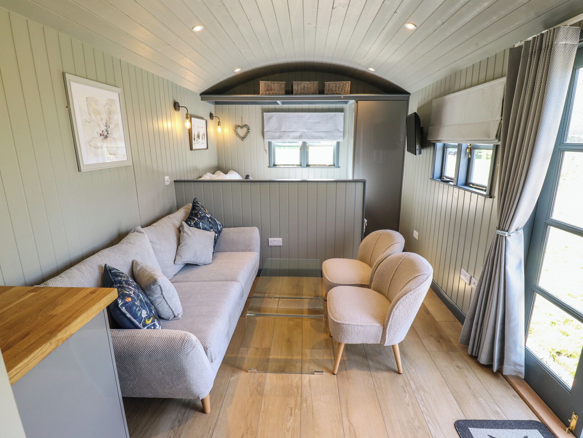 Buttercup, Pet Friendly, Country Holiday Cottage In Waltham - Lincolnshire