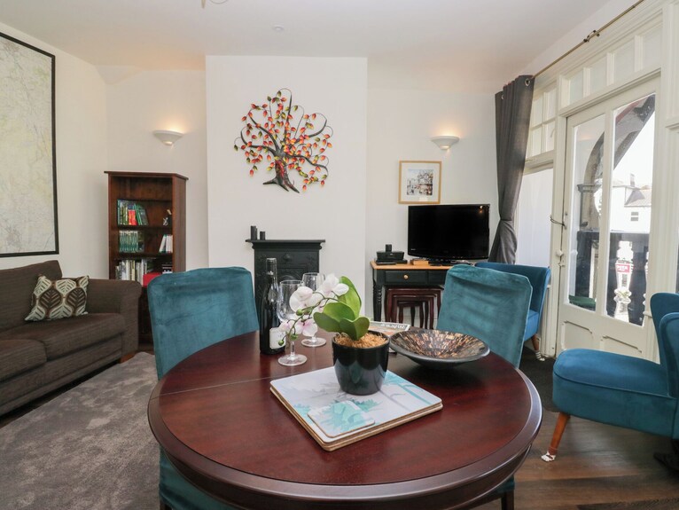 Two West End, Pet Friendly In Bowness-on-windermere - Bowness-on-Windermere