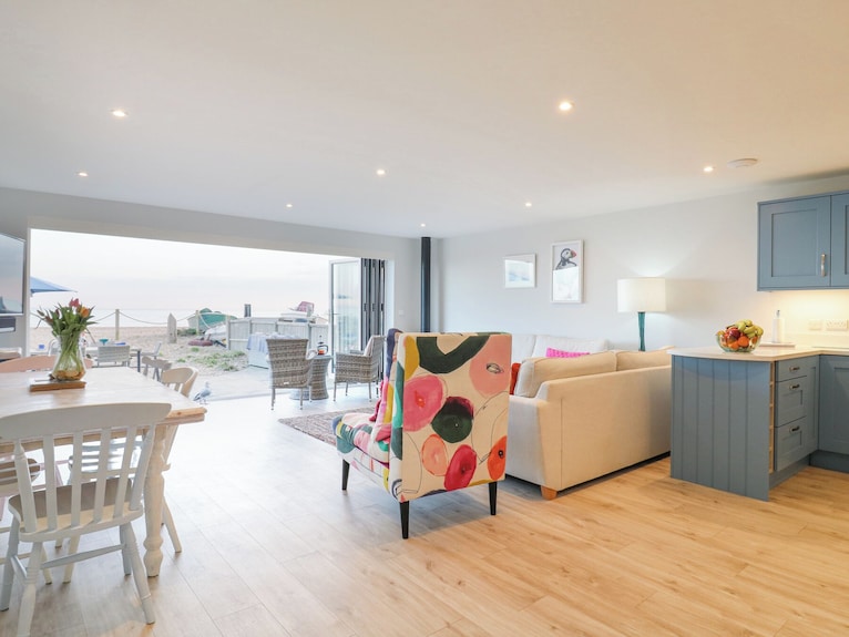 Bucket And Spades- Right On The Beach, Pet Friendly In Pevensey Bay - 義本