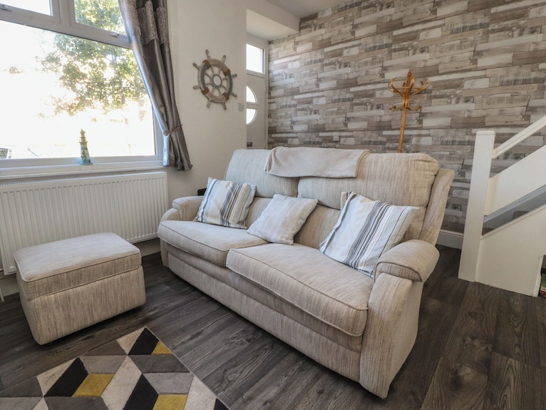 Harbour Mews, Pet Friendly, With A Garden In Lytham St. Annes - Southport