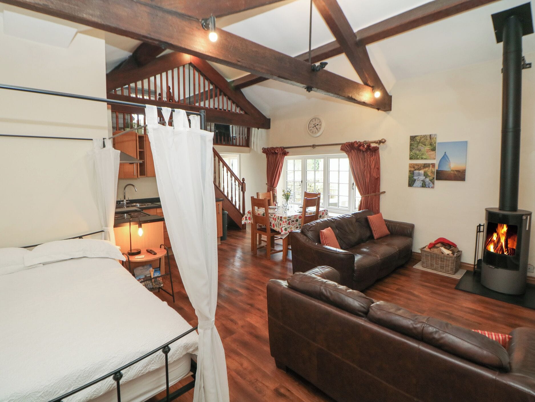 Oakenbank Barn, Pet Friendly, Character Holiday Cottage In Bollington - Macclesfield