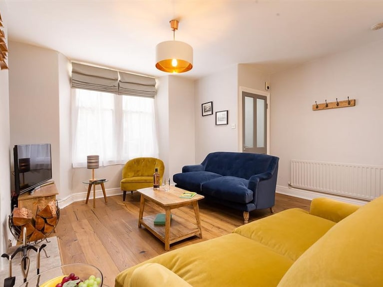 Bellflower Cottage, Pet Friendly, With Open Fire In Windermere - 安布賽德