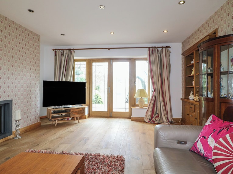 Old Mill House, Family Friendly, With A Garden In Cuckney - Sherwood Forest