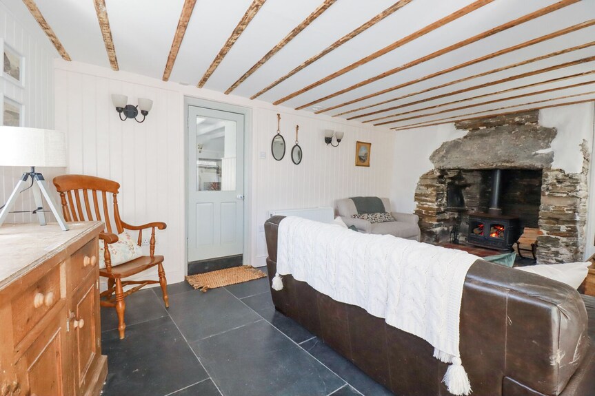 Hilldene, Pet Friendly, Character Holiday Cottage In Treknow - 艾薩克港