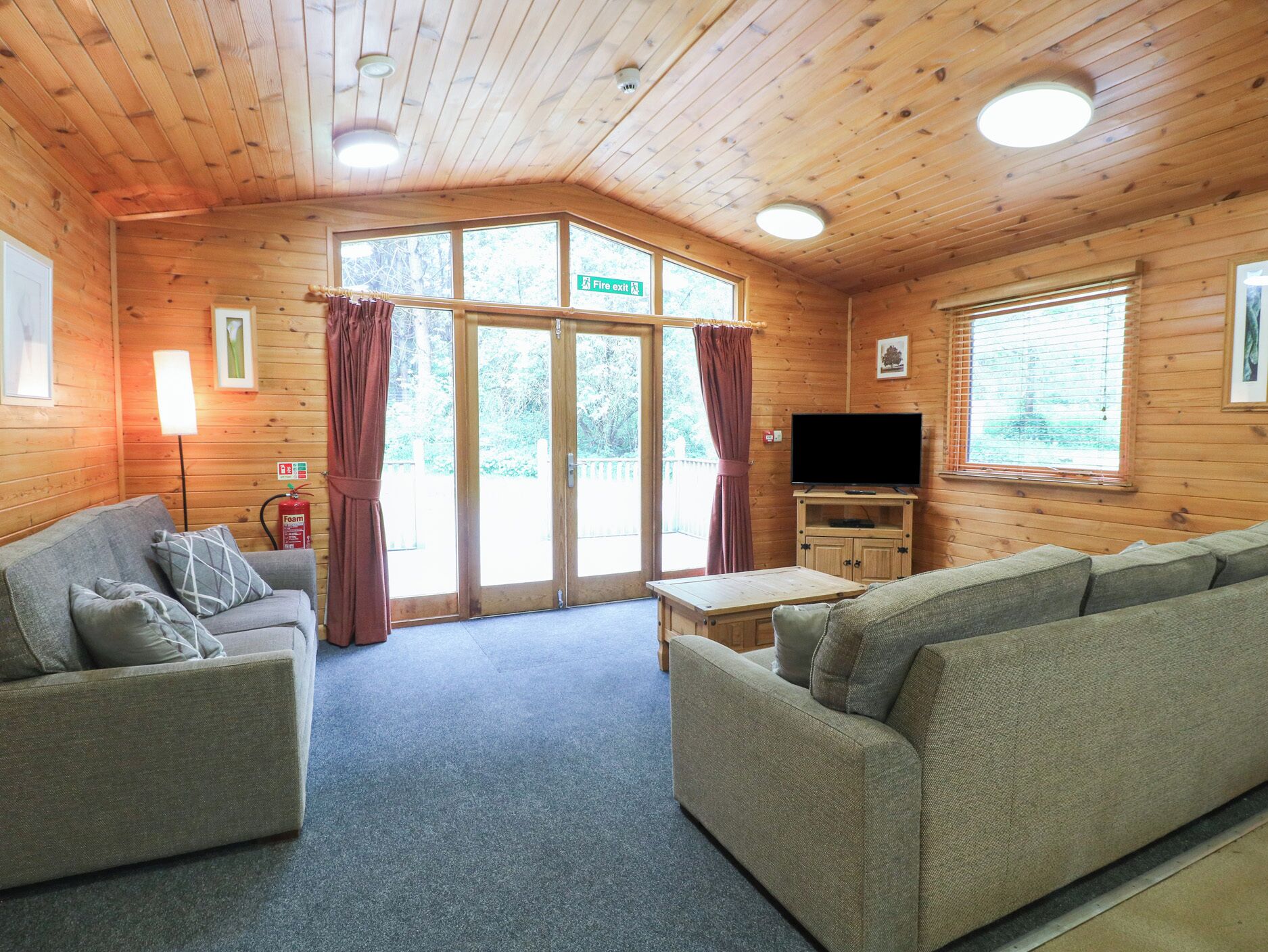 Oak Lodge, Pet Friendly, With A Garden In Rosliston - Leicestershire