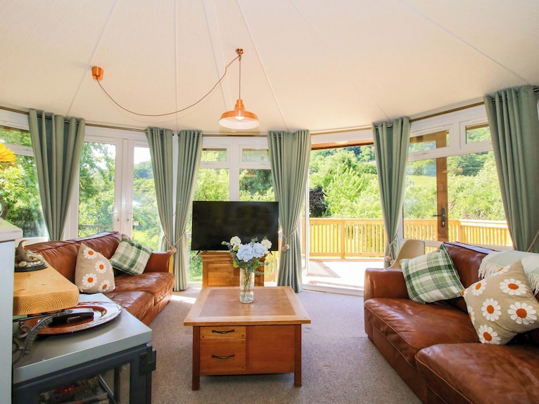Dunromin, Pet Friendly, With A Garden In Montgomery - North Wales