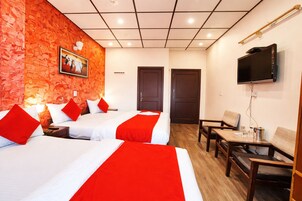 Quarto Quádruplo Deluxe, vista para o lago | Quartos insonorizados, Wi-fi grátis, roupa de cama fornecida