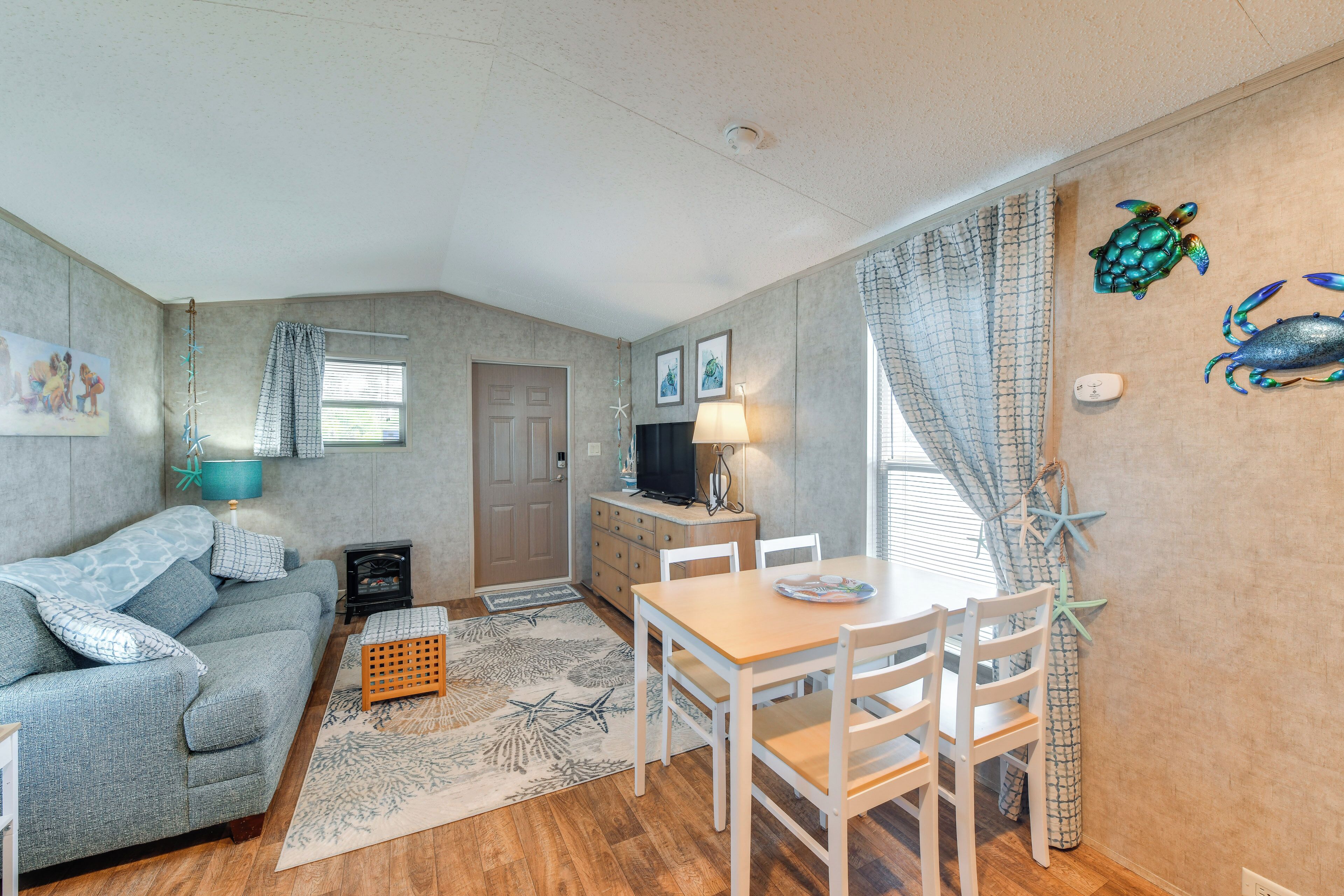 2 Mi To Anna Maria Island: Newly Built Home! - Cortez, FL