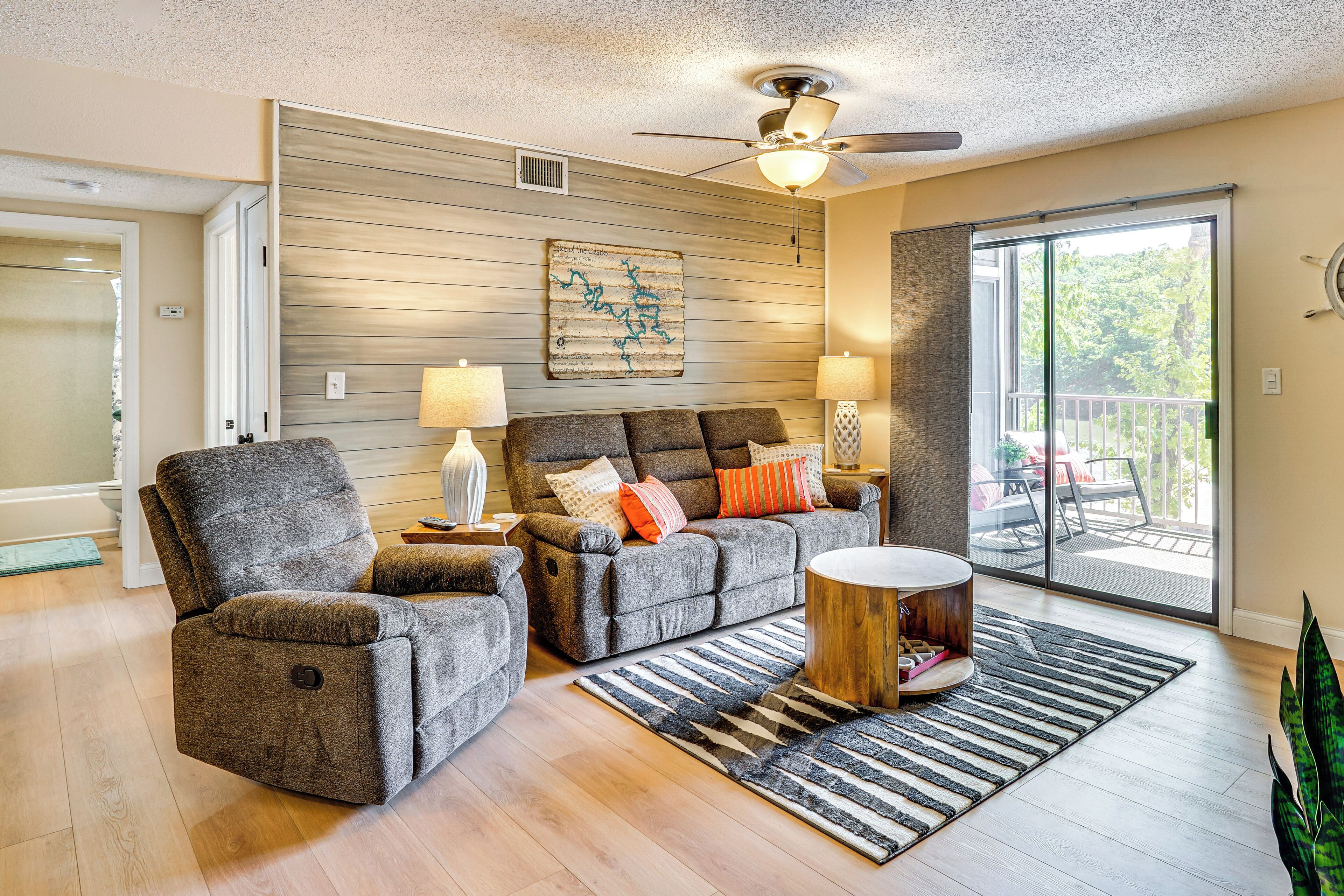 Lake & Pool Access: Lazy Days Condo W/ Balcony! - Camdenton, MO