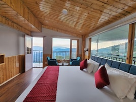 Quarto superior, sacada, vista para a montanha | Wi-Fi de cortesia