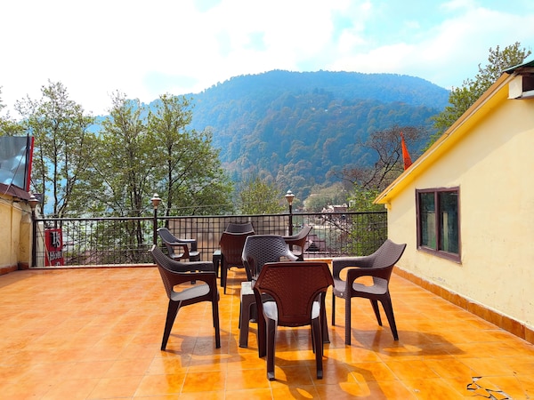 Hotel Flatties Mall Road Nainital - Nainital