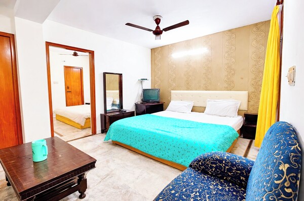 Hotel Shah Guest House Nainital - Nainital